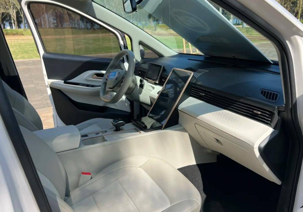 正在孕育中的国民MPV：菱势G200，增程技术源自五菱_搜狐汽车_搜狐网