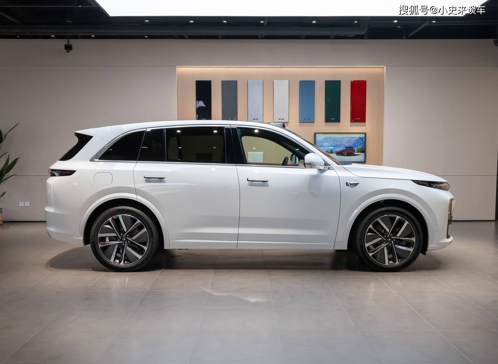 国产混动版“霸道”上市！车长超5米续航达1315Km，纯电续航203Km_搜狐汽车_搜狐网