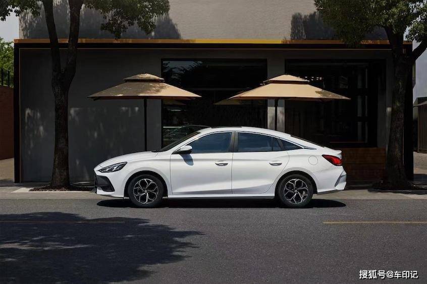 双动力升级 名爵MG5 2023款上新 5.79万元起_搜狐汽车_搜狐网