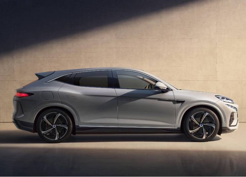 腾势N7上市，30.18万元起，又玩科技又玩配置，选它还是选L7？_搜狐汽车_搜狐网