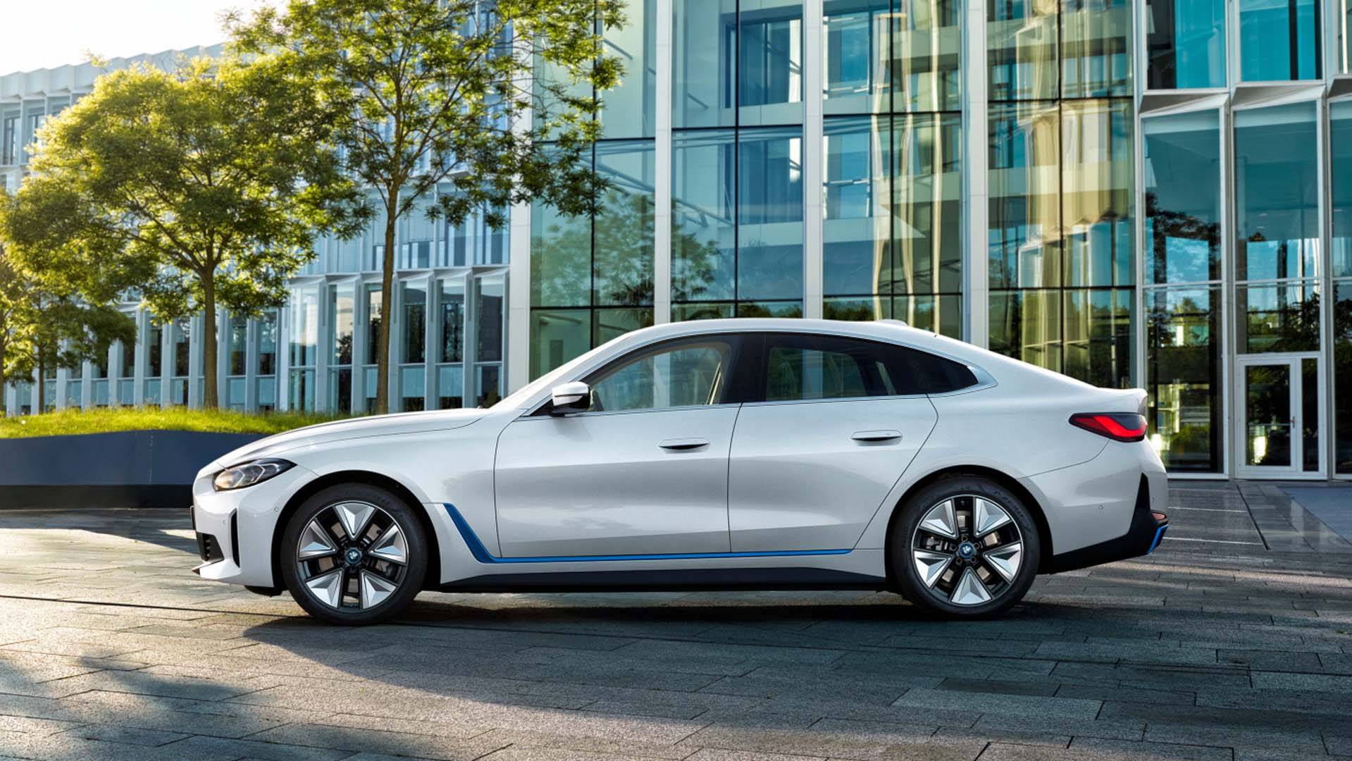 买它还是蔚来？宝马i4全新入门版上市 售价42.99万起！_搜狐汽车_搜狐网
