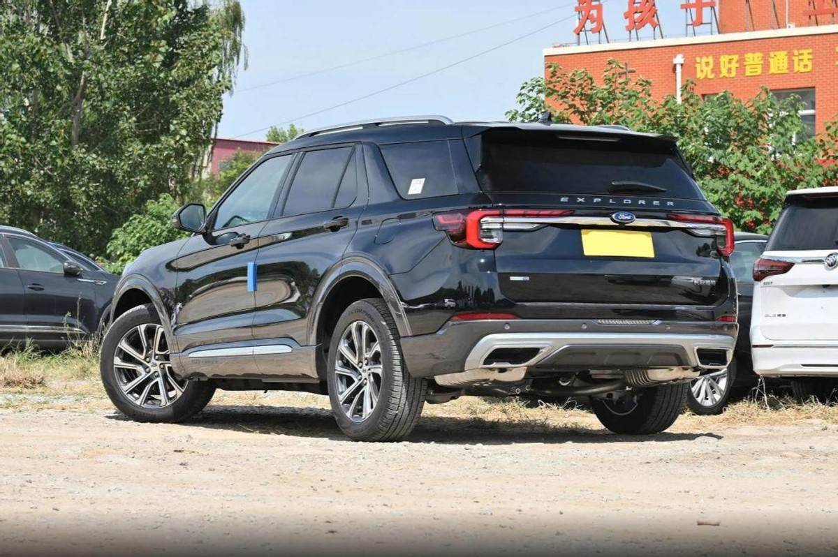 实力媲美奥迪Q7，全系2.3T+10AT，仅30.98万起，探险者强在哪里？_搜狐汽车_搜狐网