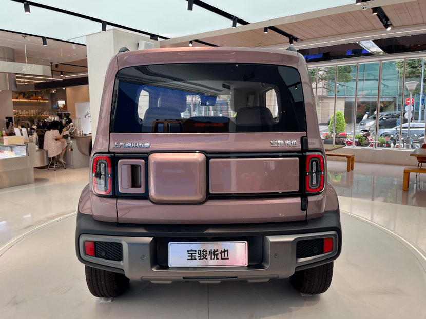 宝骏悦也到店实拍 神似吉姆尼/续航303km 不到10万买它值吗？_搜狐汽车_搜狐网