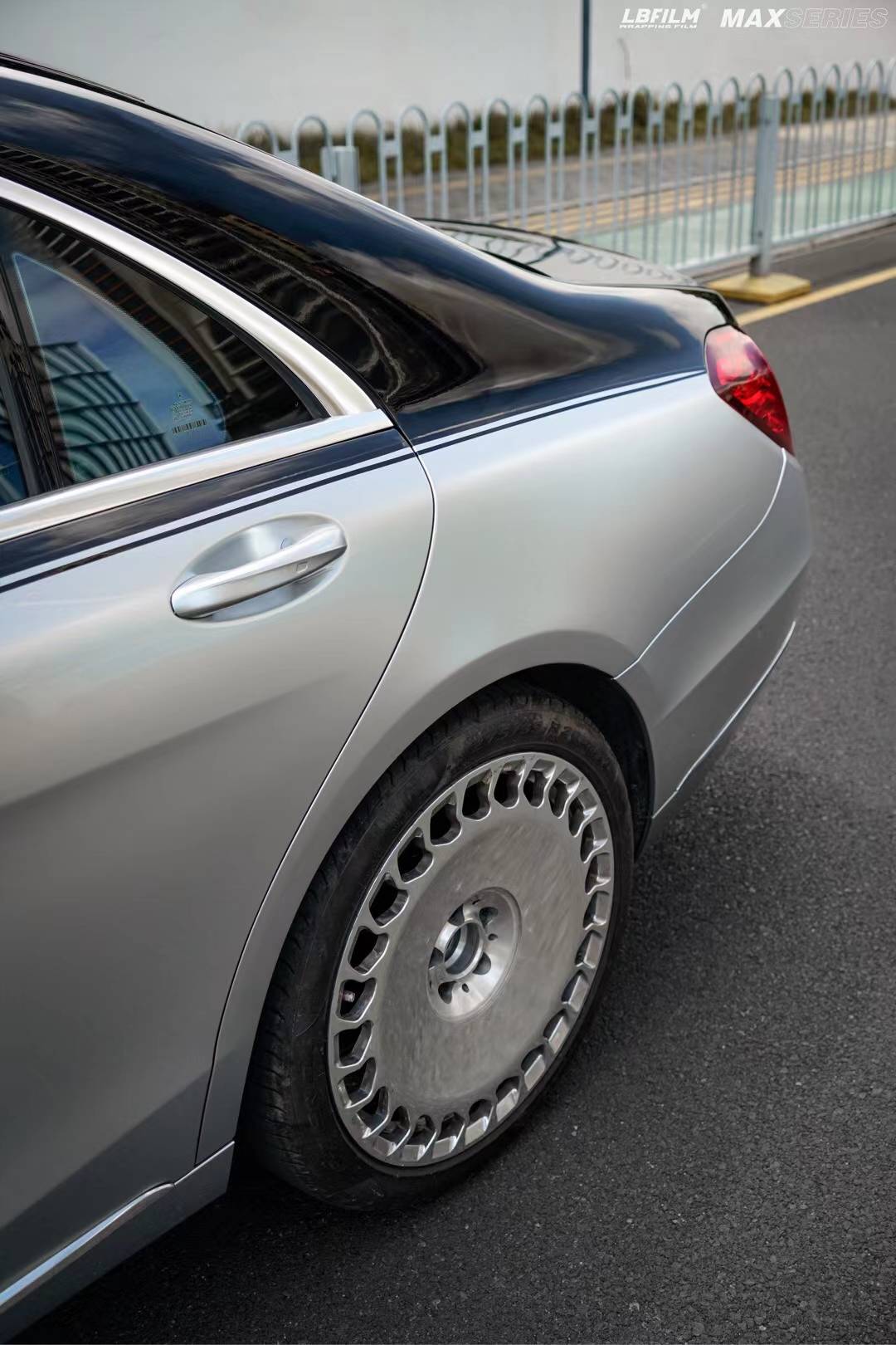 奔驰S450L-LB改色膜液态金属铝水银＋亮黑，又酷又大气_搜狐汽车_搜狐网