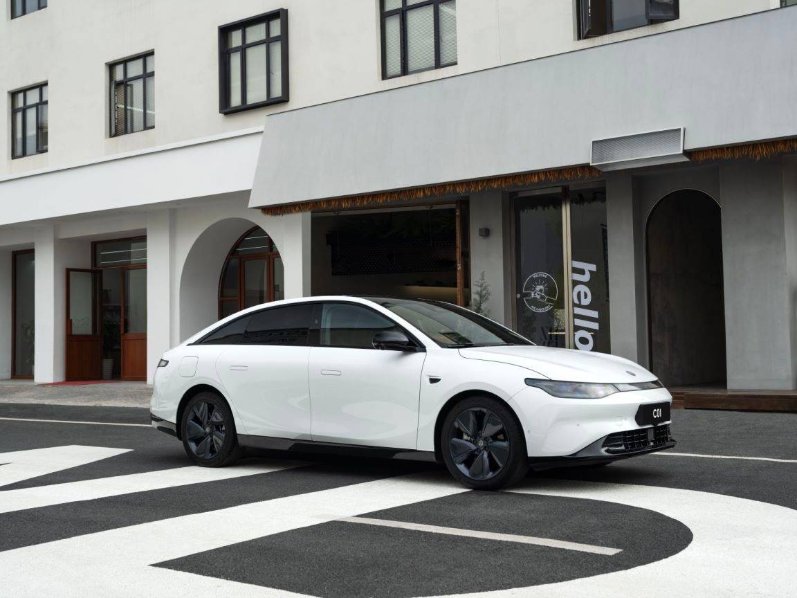 15万级谁最能打？零跑C01对比秦PLUS EV，看看谁才是“卷王”_搜狐汽车_搜狐网