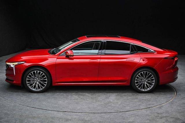 十几万就能买到B级车，看过奔腾B70之后，直接真香了_搜狐汽车_搜狐网