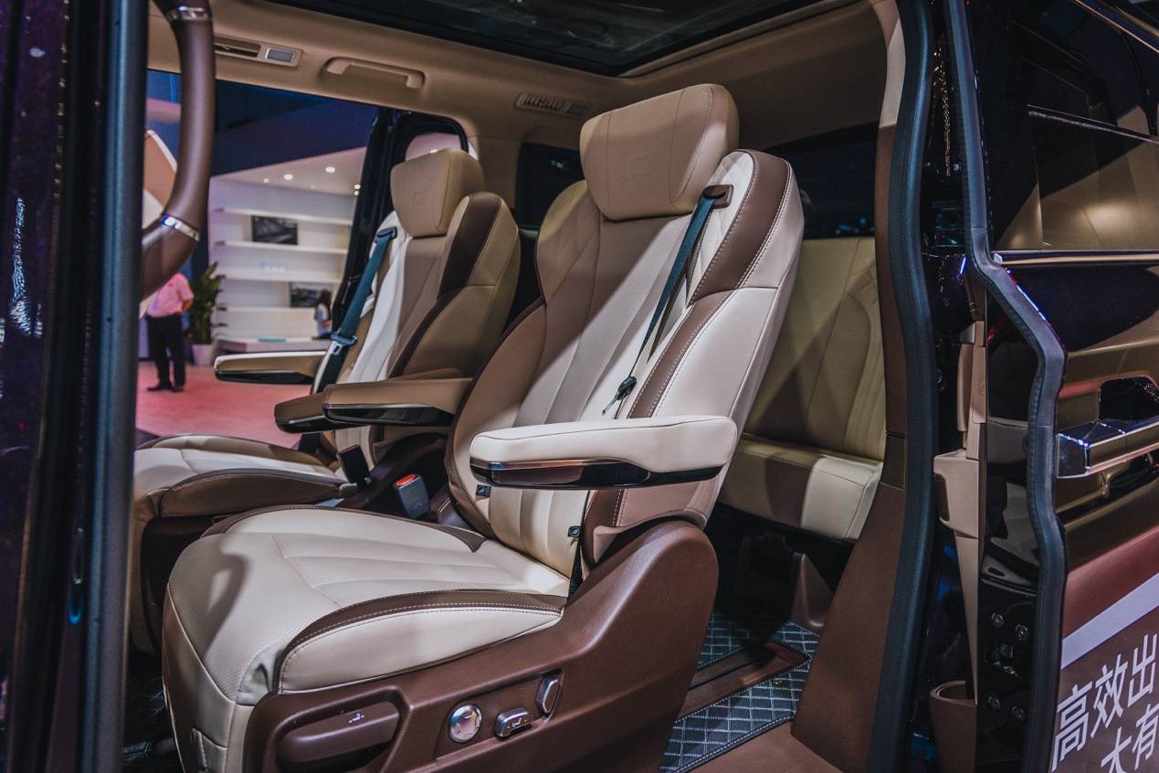 M9、B70纪念版+T90新版OTA：盘点一汽奔腾长春车展诚意「大礼包」_搜狐汽车_搜狐网