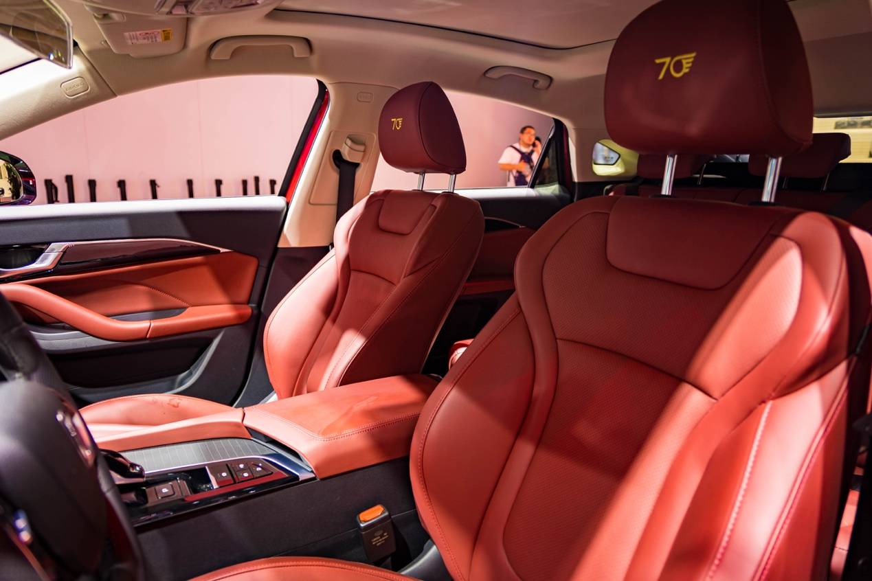 M9、B70纪念版+T90新版OTA：盘点一汽奔腾长春车展诚意「大礼包」_搜狐汽车_搜狐网