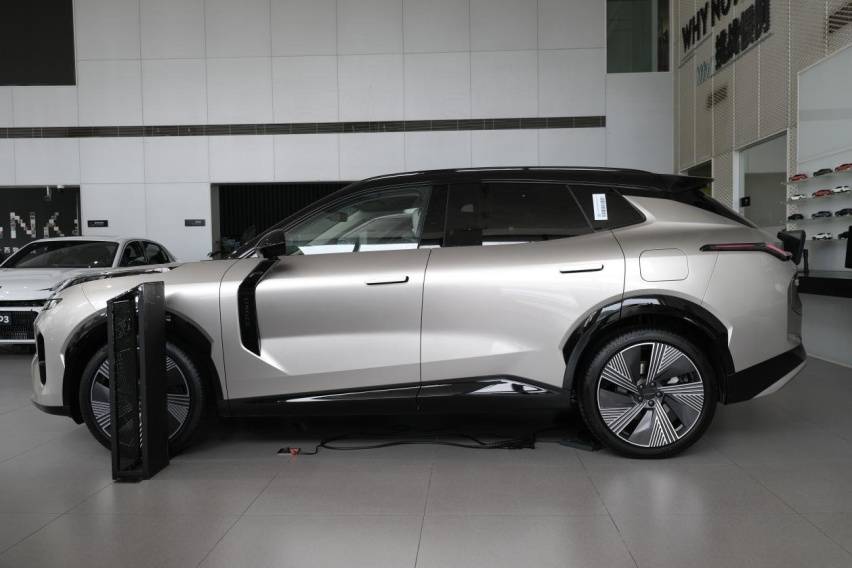 探店领克08EM-P，综合续航1400km，搭载魅族车机系统有惊喜_搜狐汽车_搜狐网