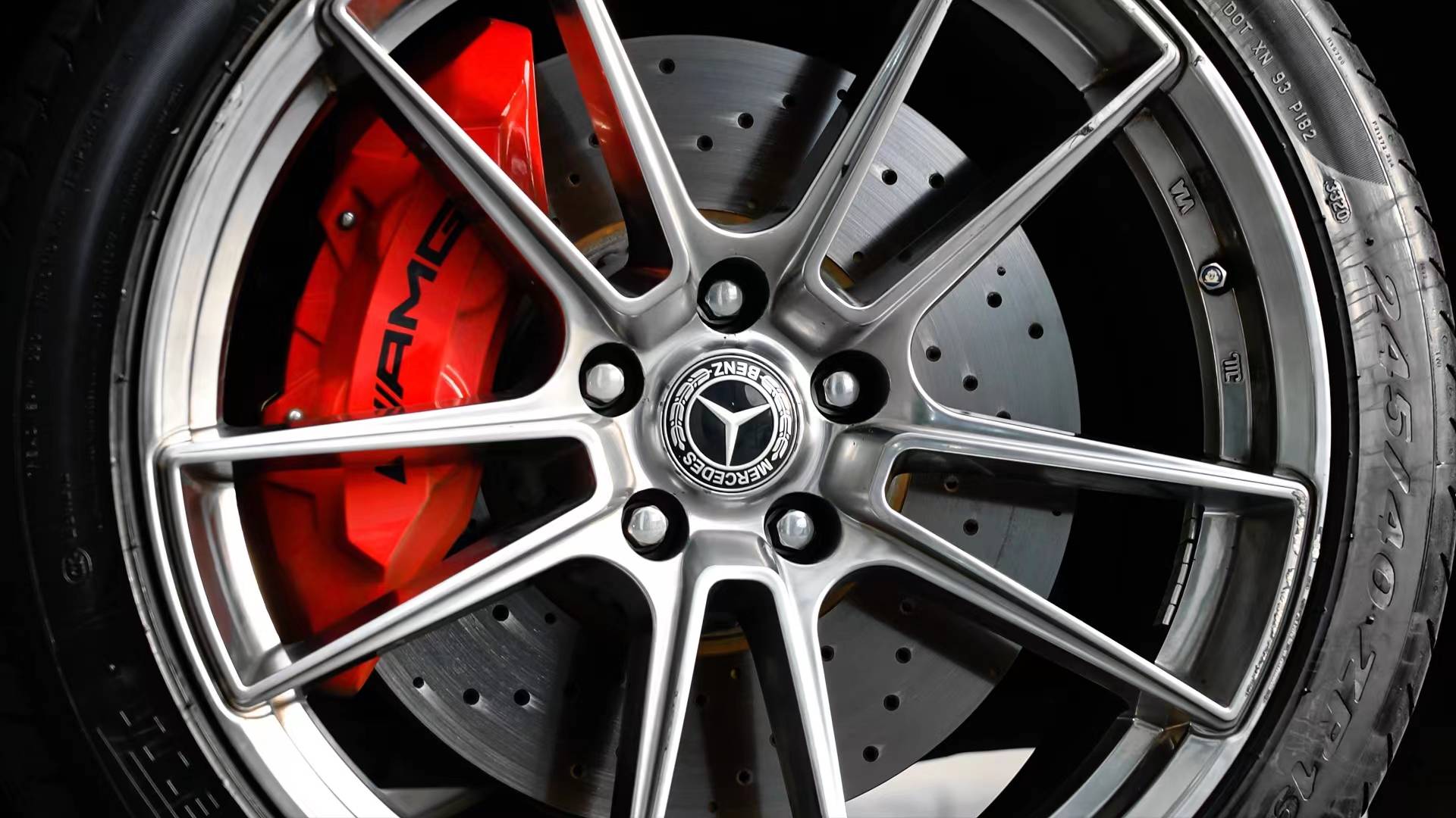 奔驰E63-EKFILM改色膜深翠绿，自带文艺的高级感_搜狐汽车_搜狐网