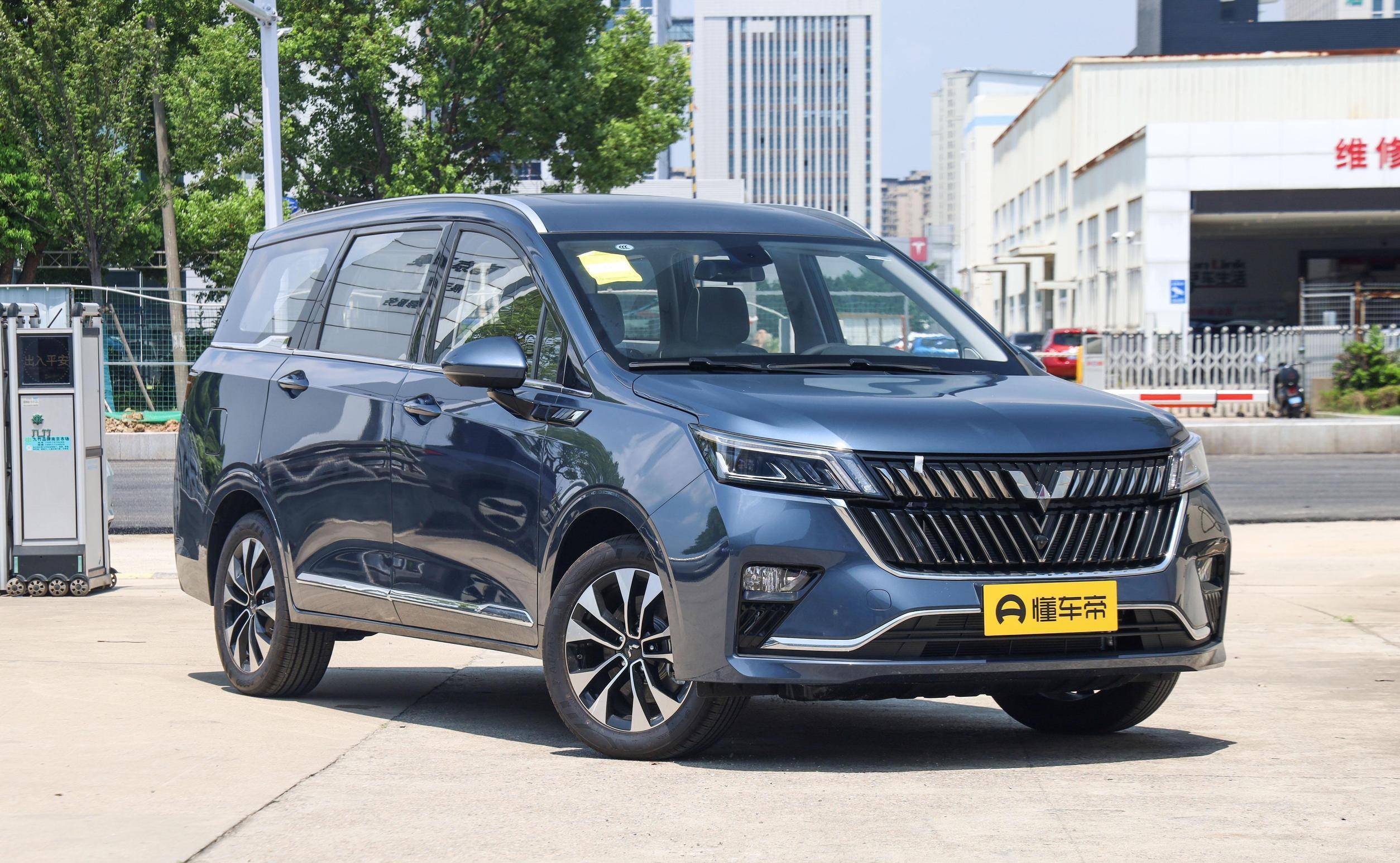 油耗5.7L，七座混动MPV，五菱出品，定价11.58万的佳辰混动版如何_搜狐汽车_搜狐网