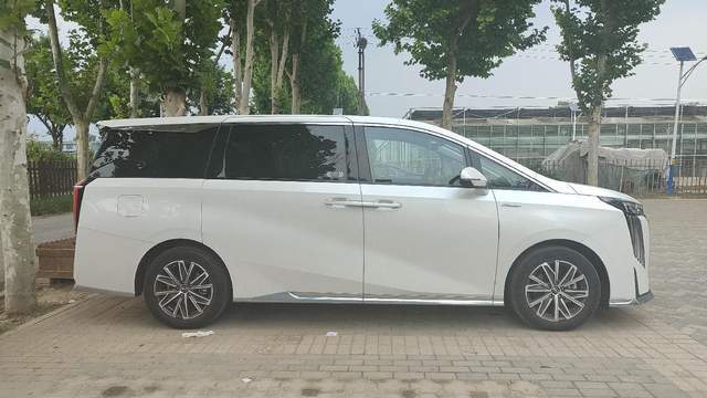 国产高端MPV领军者！试驾传祺新一代M8大师版_搜狐汽车_搜狐网