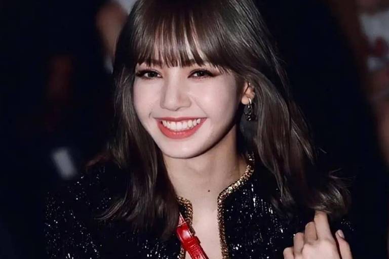 Lisa入2023亚洲名人堂，获得文化偶像称号，成亚洲最受欢迎艺人。_成功_影响力_才华