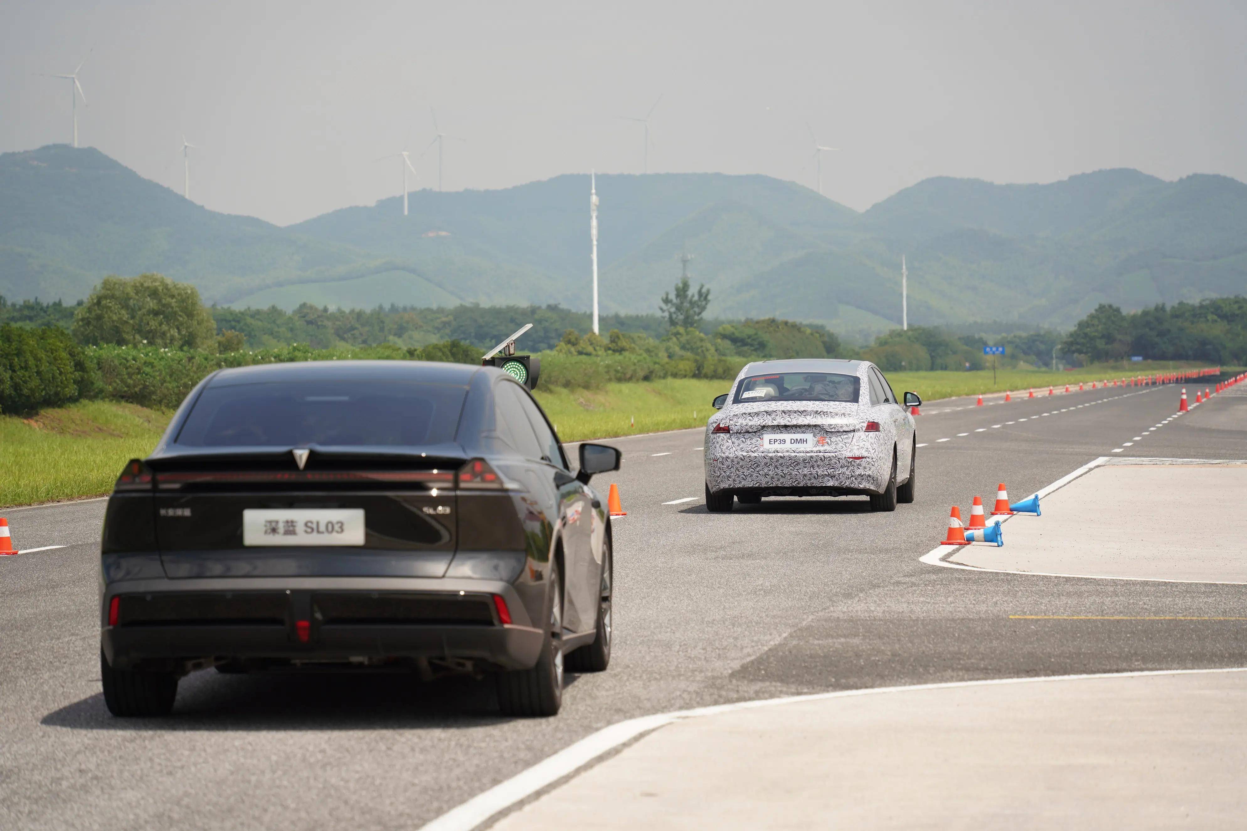 【e汽车】荣威D7测试谍照曝光，或成都车展亮相_搜狐汽车_搜狐网