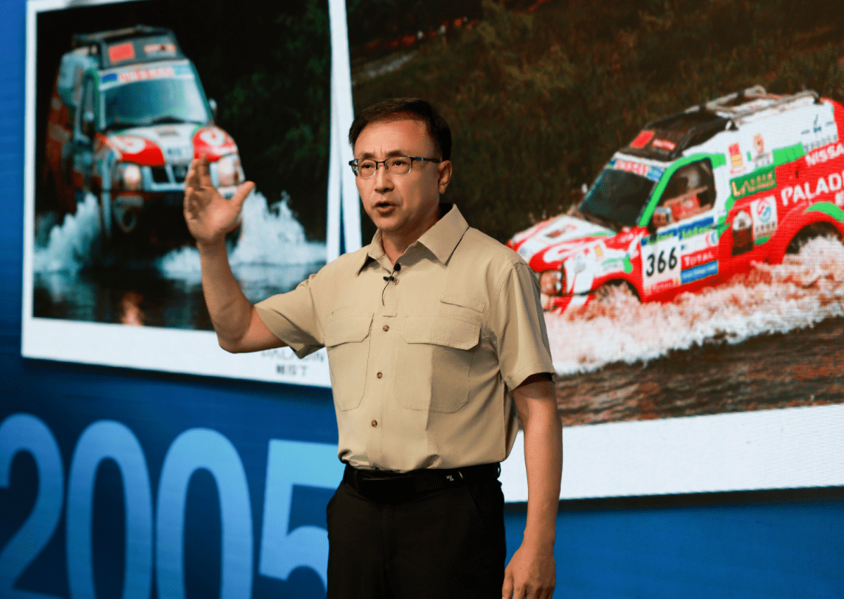 专业四驱三把锁，2.0T+8AT，新帕拉丁回归硬派越野，16.98万起_搜狐汽车_搜狐网