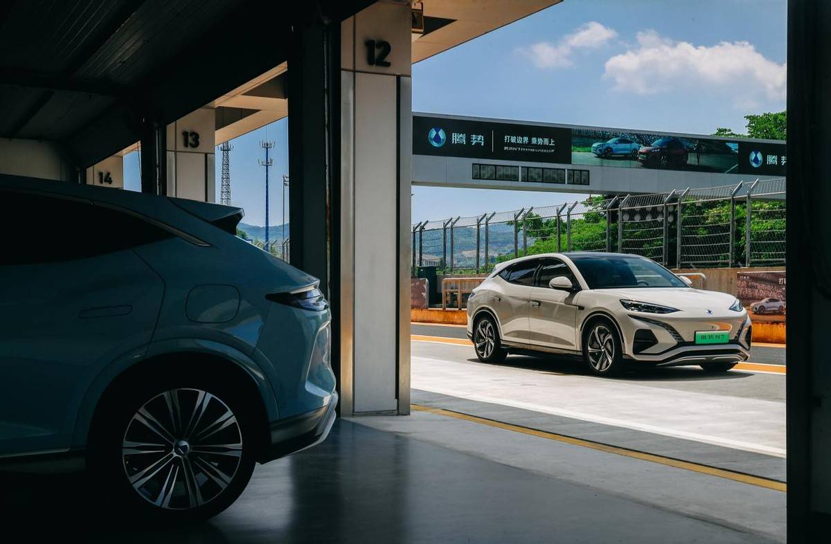 腾势N7与蔚来ES6，谁是30万级纯电SUV豪华“卷王”？_搜狐汽车_搜狐网