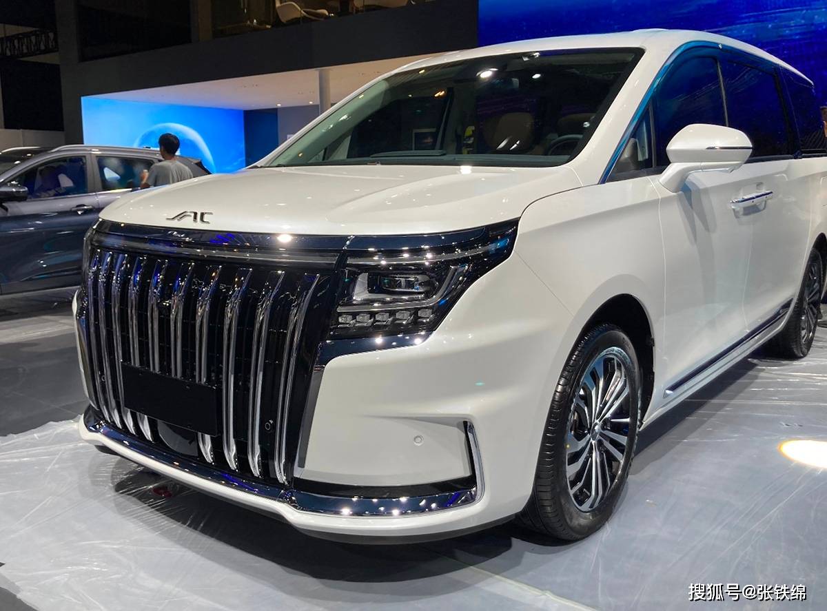 GL8同级，江淮瑞风RF8实车曝光，外观很霸气，两种前脸，侧滑门_搜狐汽车_搜狐网