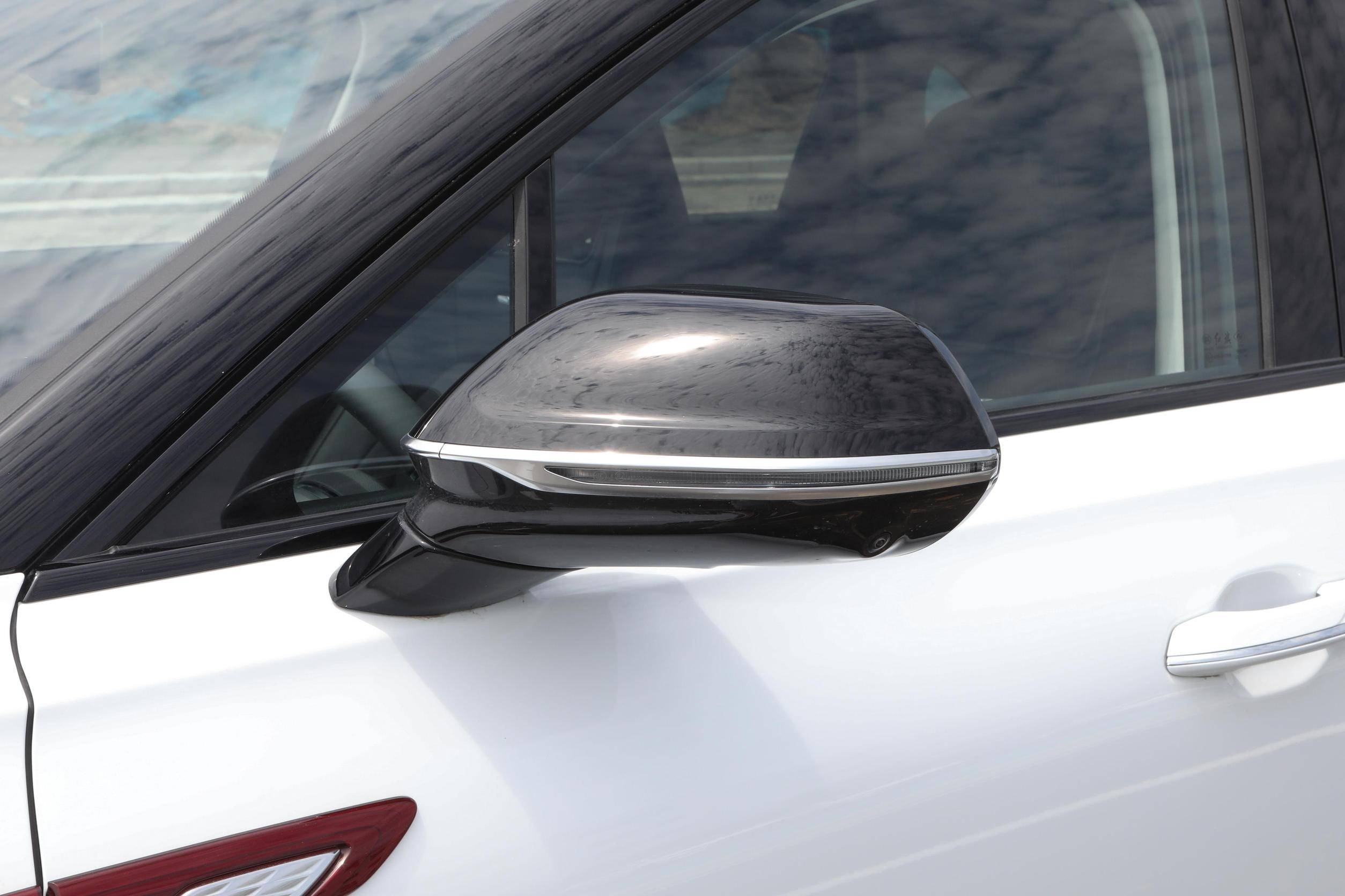 19万多提了台顶配红旗HS3，配置丰富，四驱6.9s破百，超出期待了_搜狐汽车_搜狐网