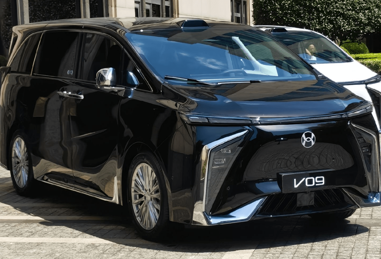 合创V09现身街头，雷克萨斯LM既视感，配激光雷达，还看腾势D9？_搜狐汽车_搜狐网