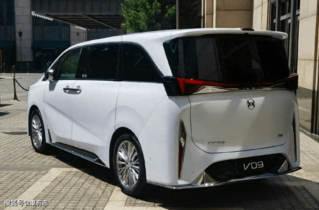 合创V09实车现身，外观霸气，预售32万起，叫板腾势D9_搜狐汽车_搜狐网