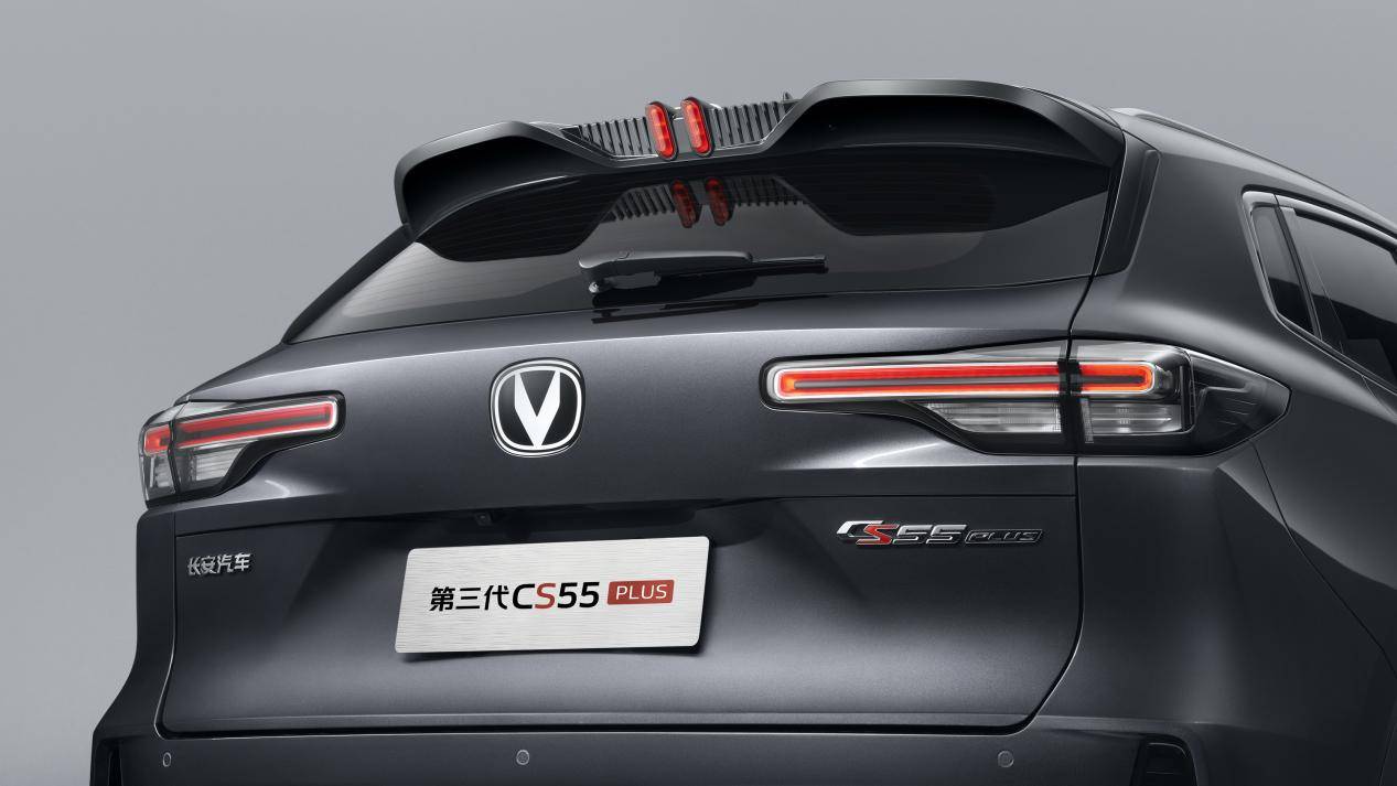 10万级家用精品SUV 第三代CS55PLUS上市 15项品质提升 售9.99万起_搜狐汽车_搜狐网