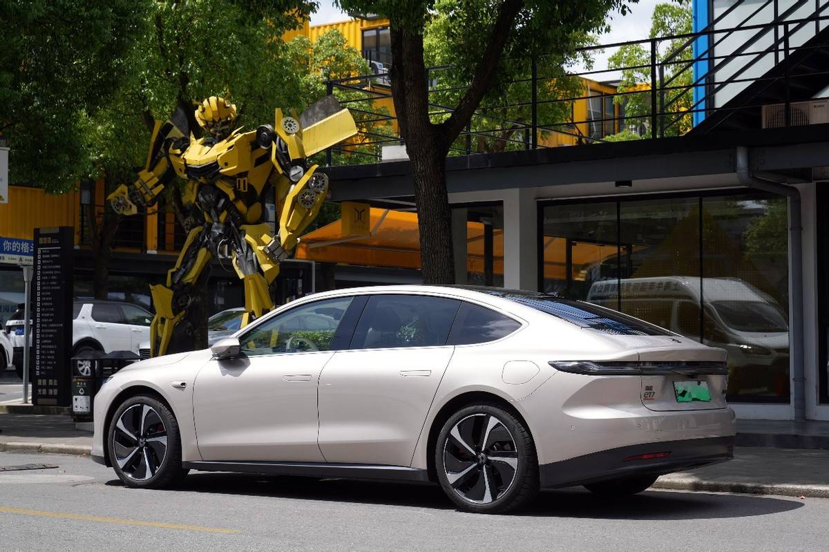 零百3.8s 智驾行天下 试驾蔚来豪华智能电车ET7_搜狐汽车_搜狐网