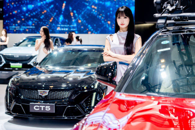 21.47万入手后驱 凯迪拉克CT5“白菜价”限时清库存_搜狐汽车_搜狐网