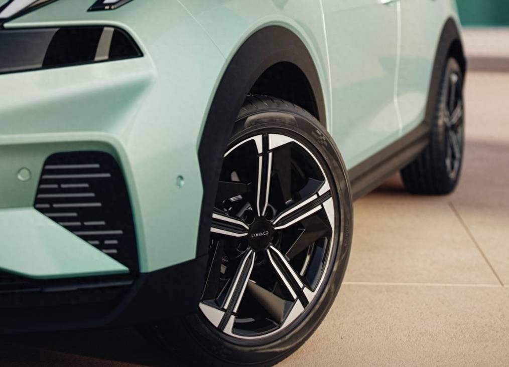 领克06 EM-P官图发布，设计向08靠齐，最终成败看价格？_搜狐汽车_搜狐网