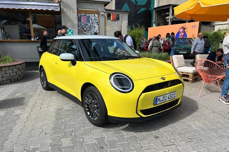 继特斯拉＆smart之后，长城代工的国产MINI也要来了_搜狐汽车_搜狐网