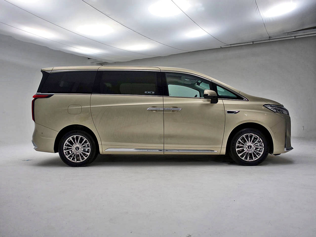 售价33.58万元起，魏牌高山DHT-PHEV正式上市_搜狐汽车_搜狐网