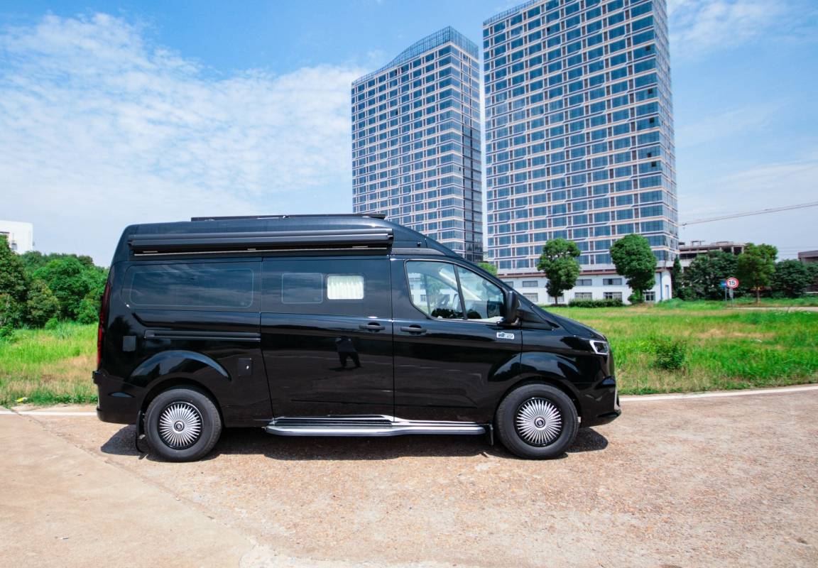 福特T6小房车：豪华商务休闲旅游一体,航空椅+后置厨卫,趣蜂B680_搜狐汽车_搜狐网