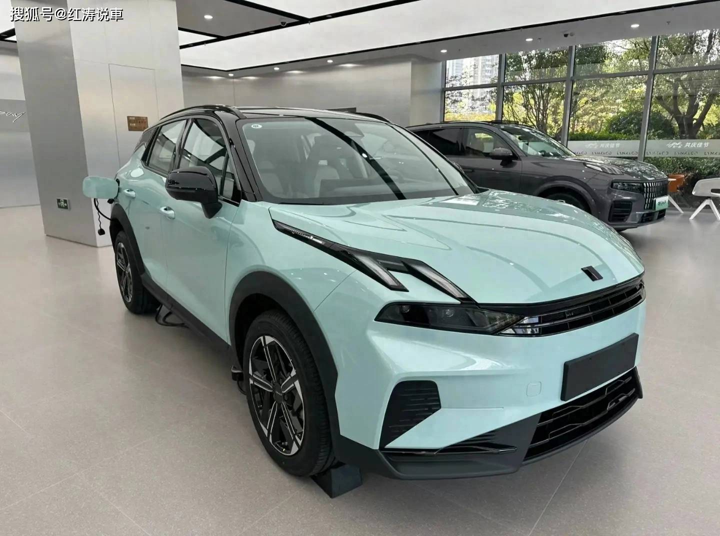 领克06 EM-P实车现身，外观很漂亮，内饰上档次，会被接受吗_搜狐汽车_搜狐网