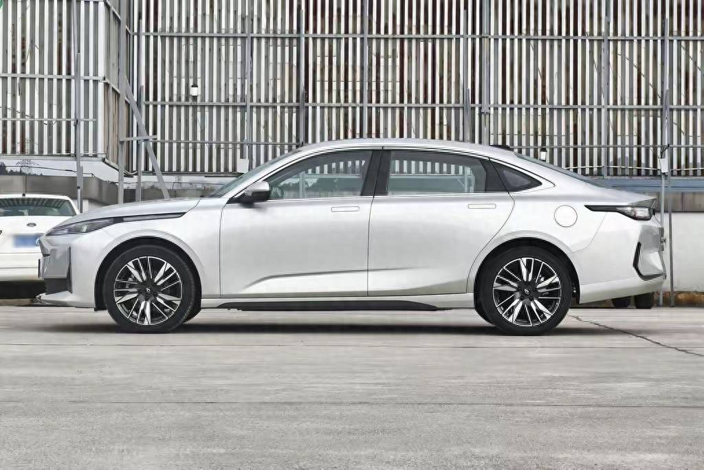 长安启源A05正式上市，8.99万元起售，综合续航达1300公里_搜狐汽车_搜狐网