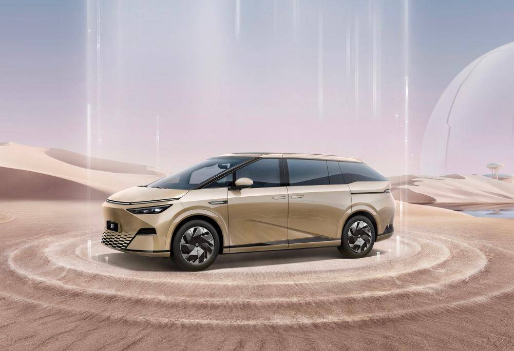 纯电MPV再迎“新物种”：小鹏X9和理想MEGA，你更看好谁？_搜狐汽车_搜狐网