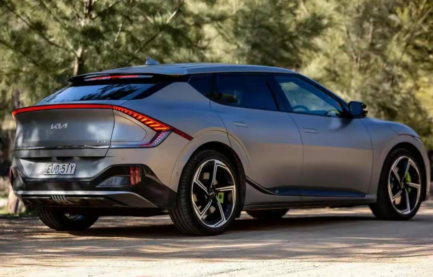 众多黑科技加持，起亚EV6上市首个完整月仅售96台，让人郁闷_搜狐汽车_搜狐网