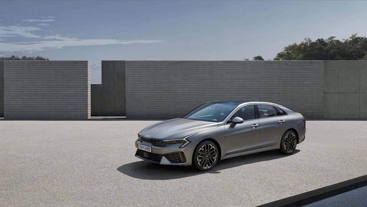 换装2.5T+10AT，接近300匹马力，2025款“起亚K5”闪亮登场！_搜狐汽车_搜狐网