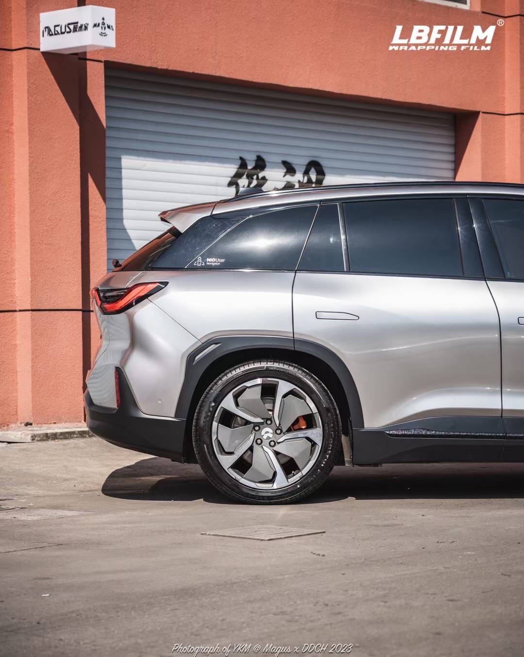 蔚来ES6-LB改色膜液态金属铝水银，流动得的金属质感确实没得说_搜狐汽车_搜狐网