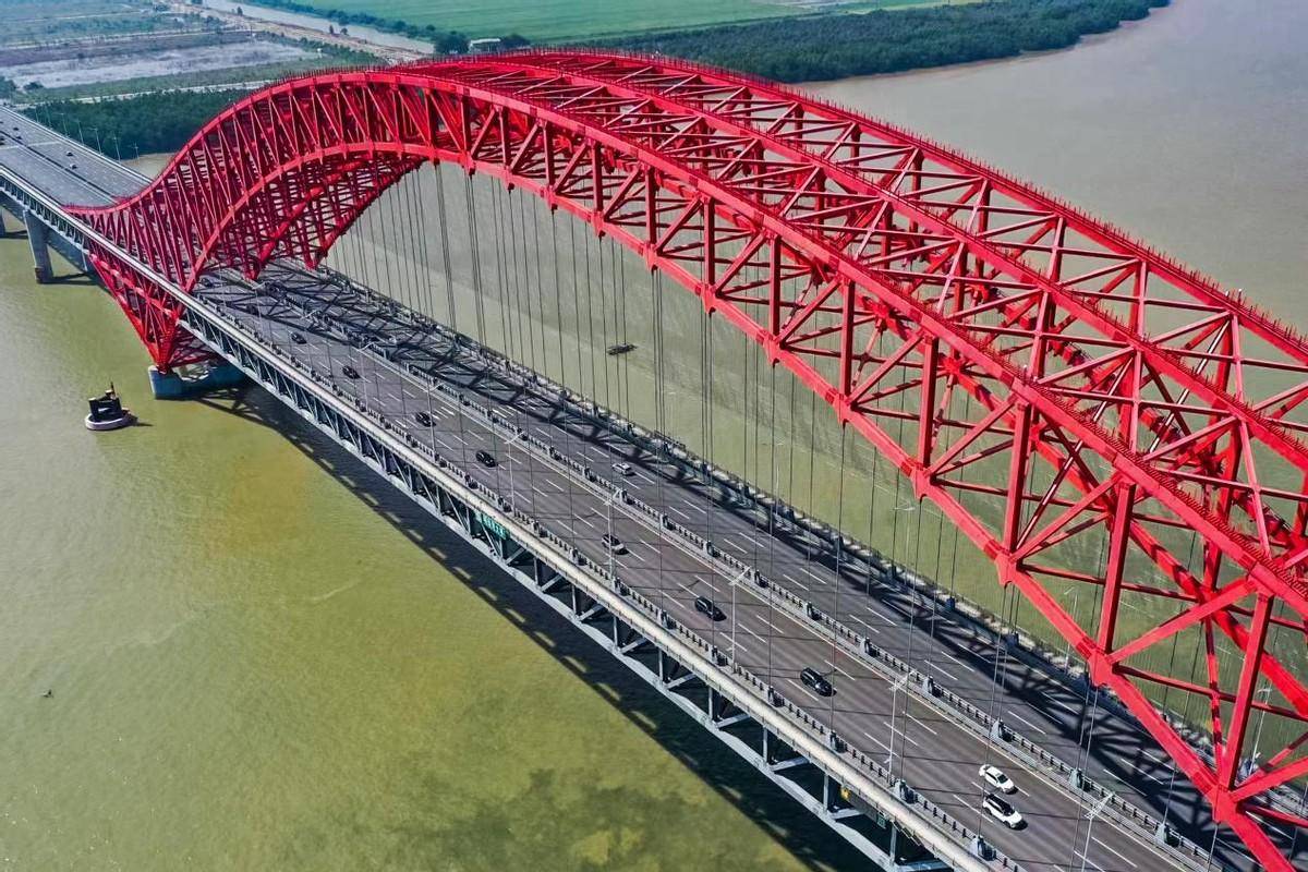 广州试驾全新红旗HS7：新时代的豪华驾驭_搜狐汽车_搜狐网