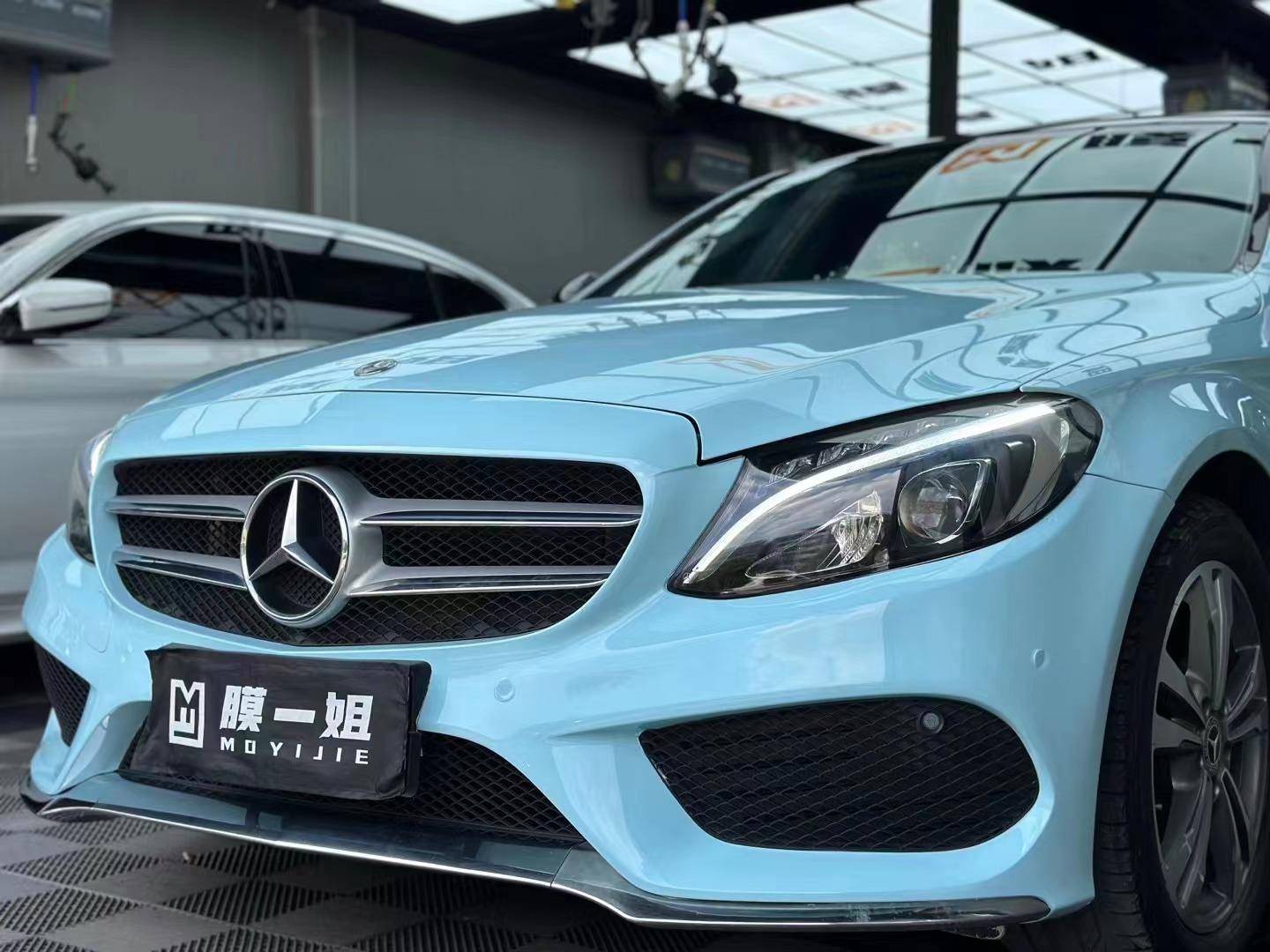 汽车改色案例：奔驰C200L改色膜一姐pet冰川蓝，清爽优雅，亮眼高级！_搜狐汽车_搜狐网