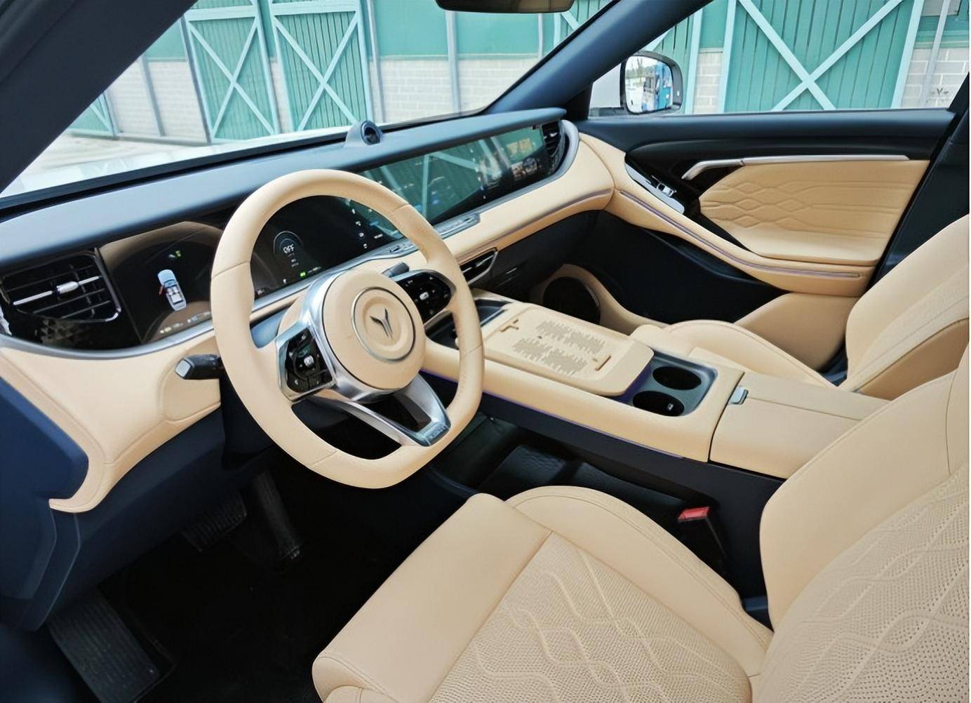 20多万买中大型SUV，新问界M7不输BBA，但这台车才更高端_搜狐汽车_搜狐网