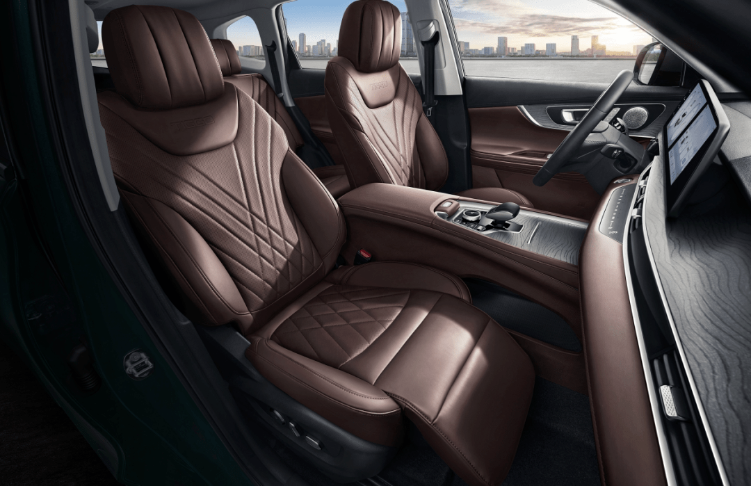 冲击燃油车销冠？瑞虎8 PLUS冠军版：设计微调，配8155芯片_搜狐汽车_搜狐网