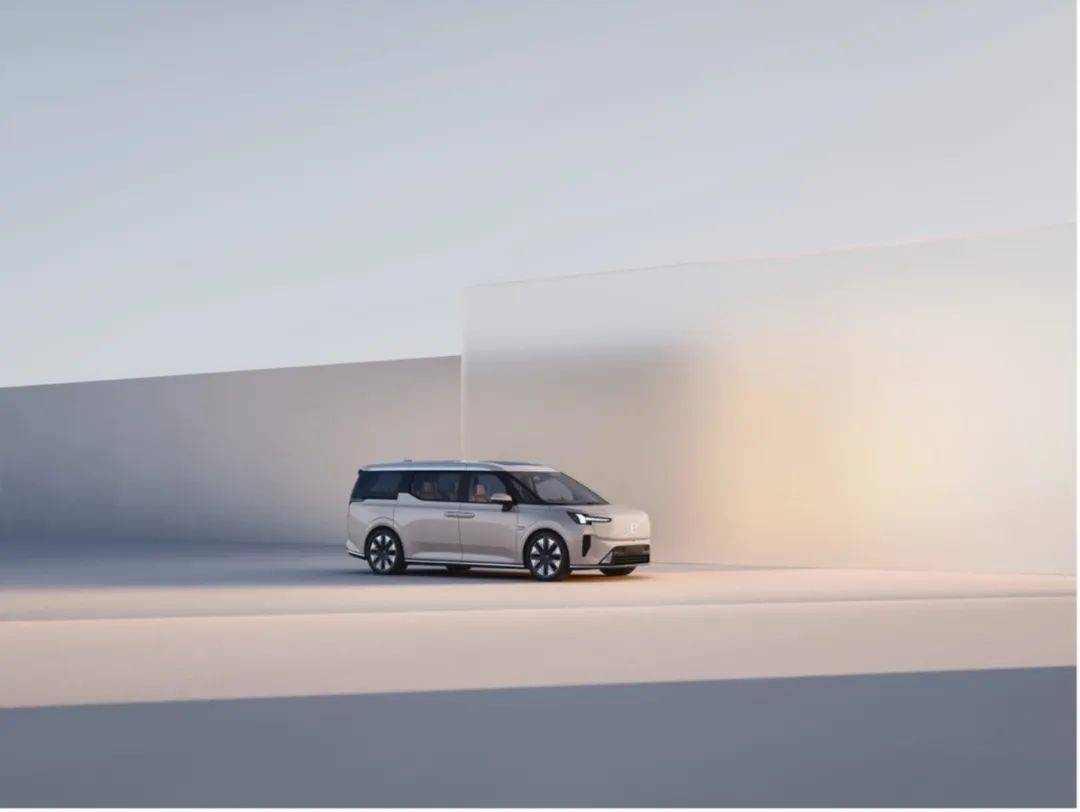 81.80万元，沃尔沃纯电豪华MPV EM90全球首发_搜狐汽车_搜狐网