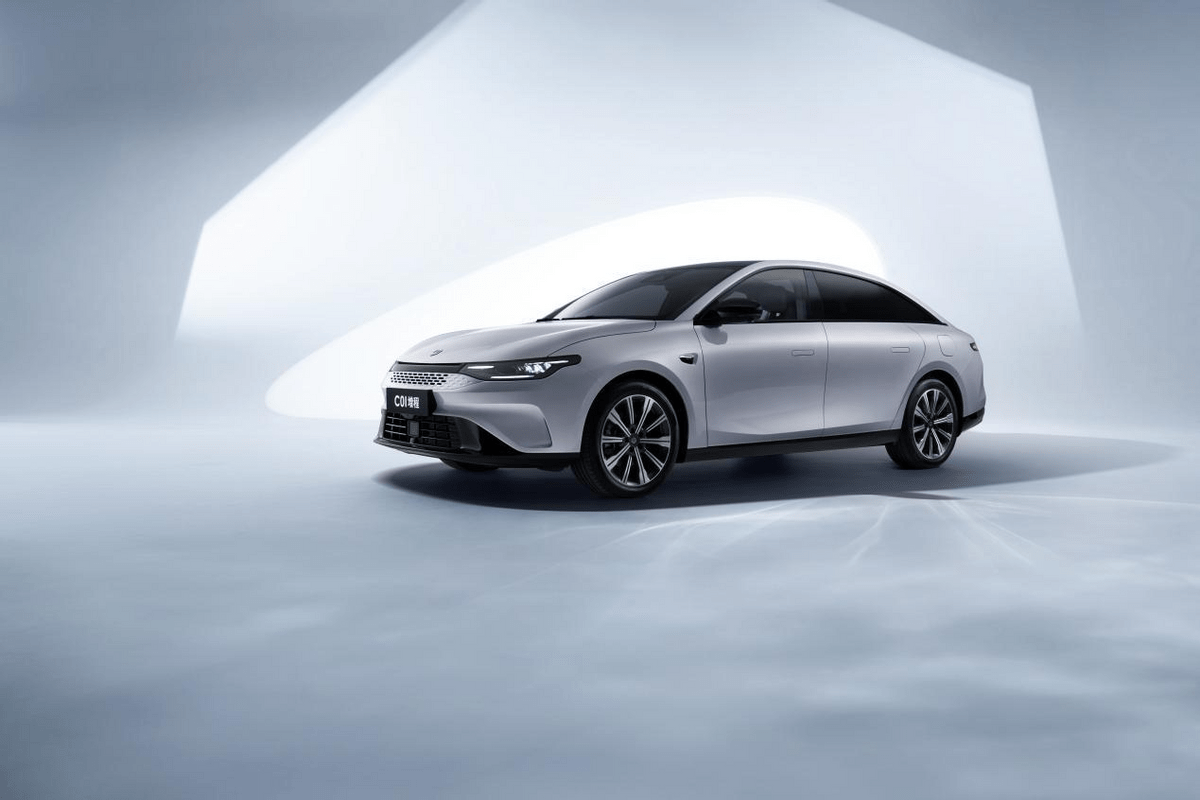 零跑C01VS SL03谁是15w级最靠谱、最保值的纯电家轿？_搜狐汽车_搜狐网