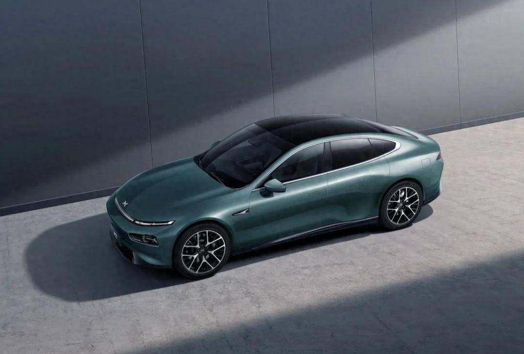 多个选择也不错，小鹏P7i 550版上市22.39万元起_搜狐汽车_搜狐网