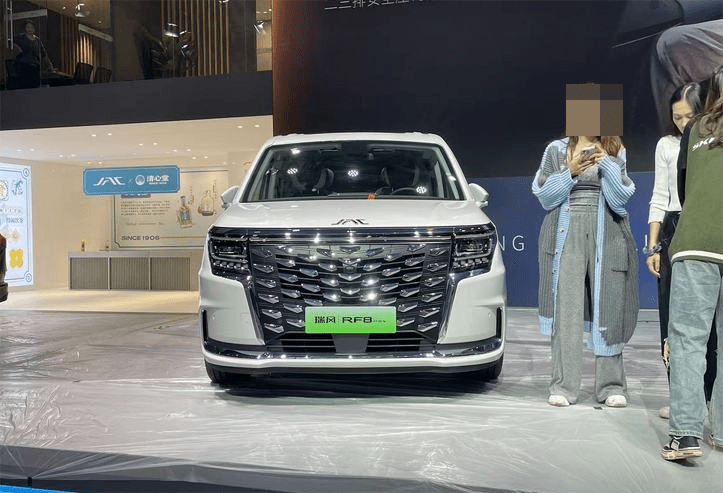 中端MPV的新老对决：江淮瑞风RF8和传祺E8_搜狐汽车_搜狐网