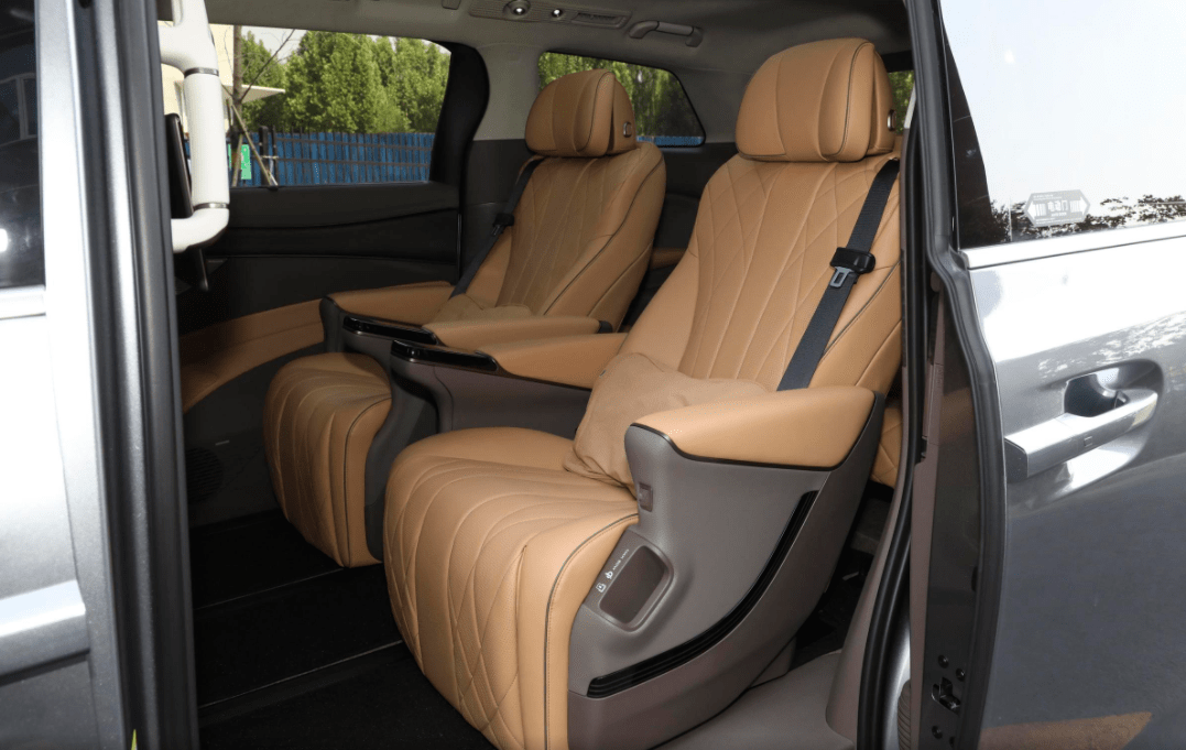 对比腾势D9 DM-i，传祺E9空间小配置低，还值得入手吗_搜狐汽车_搜狐网