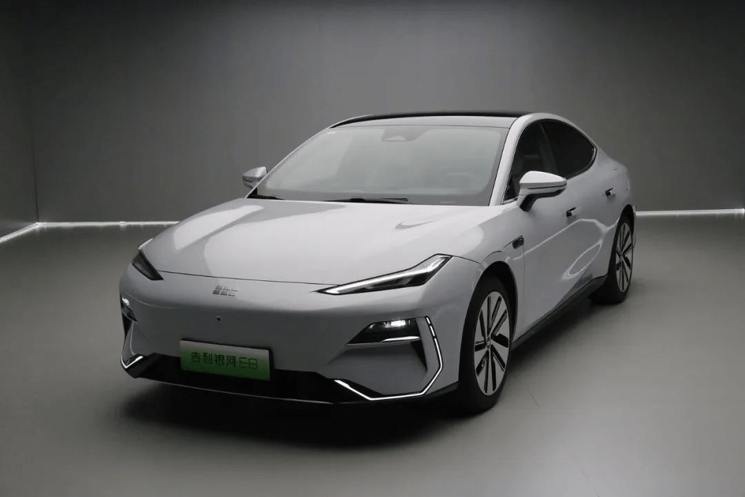吉利银河E8：广州车展纯电新星，出场即高能_搜狐汽车_搜狐网