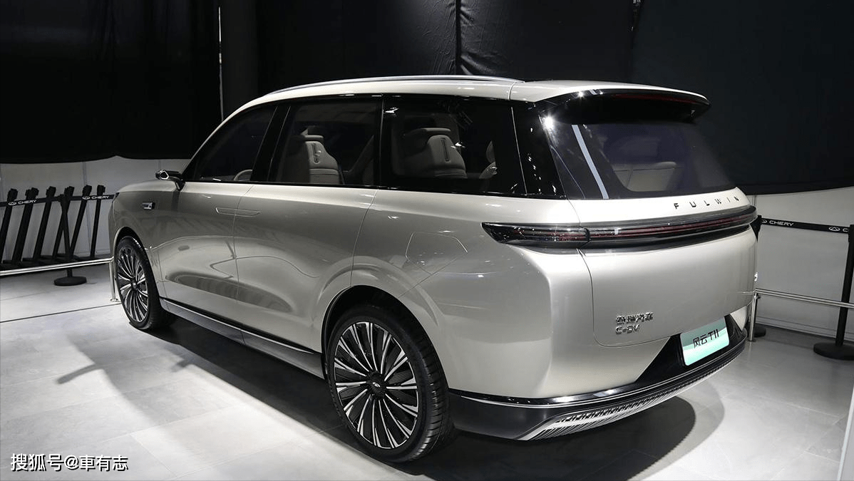 奇瑞风云T11亮相，外观霸气，内饰酷似理想L9，纯电续航200km_搜狐汽车_搜狐网