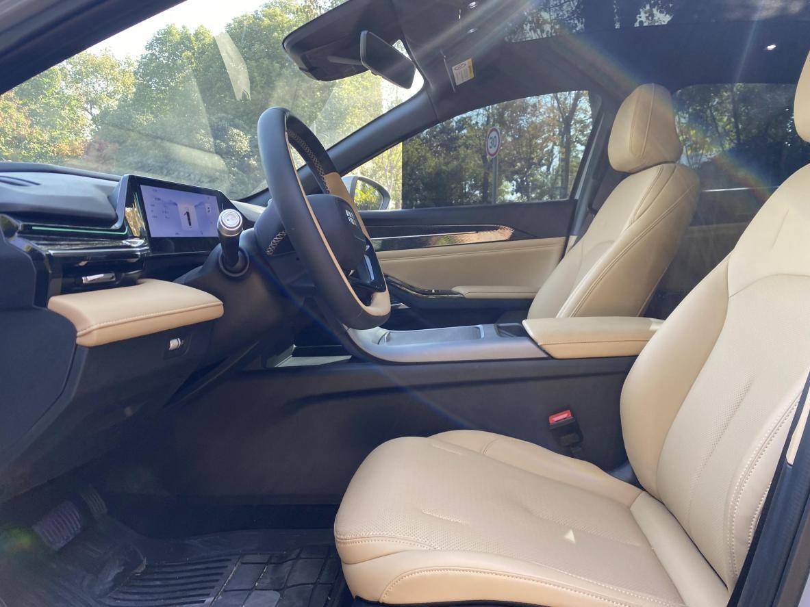 新秀VS老将，银河L6实力碾压比亚迪秦PLUS DMI_搜狐汽车_搜狐网