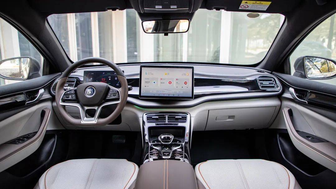 15万纯电家轿，荣威D7和比亚迪秦PLUS EV，谁更值得买？_搜狐汽车_搜狐网